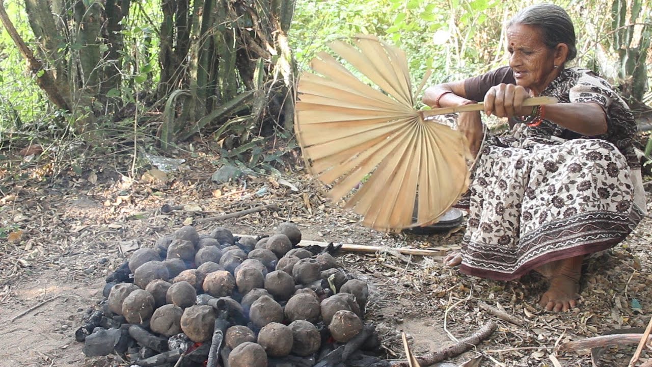How to cook egg by using sand by my Grandma || Myna Street Food || Food ...