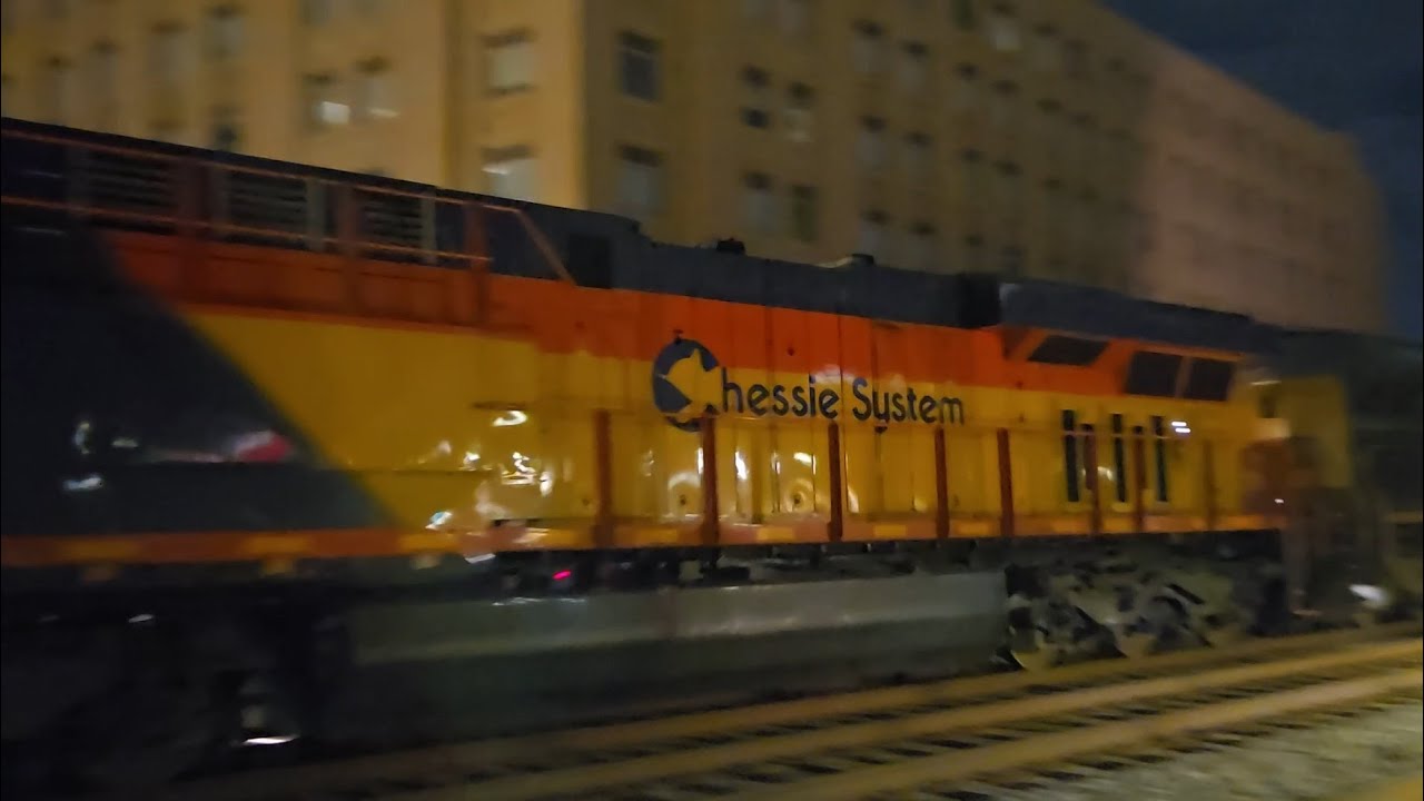CSX Chessie Heritage Unit #1973 Trails on i136 Through L'Enfant Plaza ...