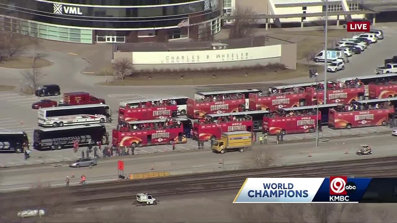 First look at the Kansas City Chiefs Super Bowl Parade buses - YouTube