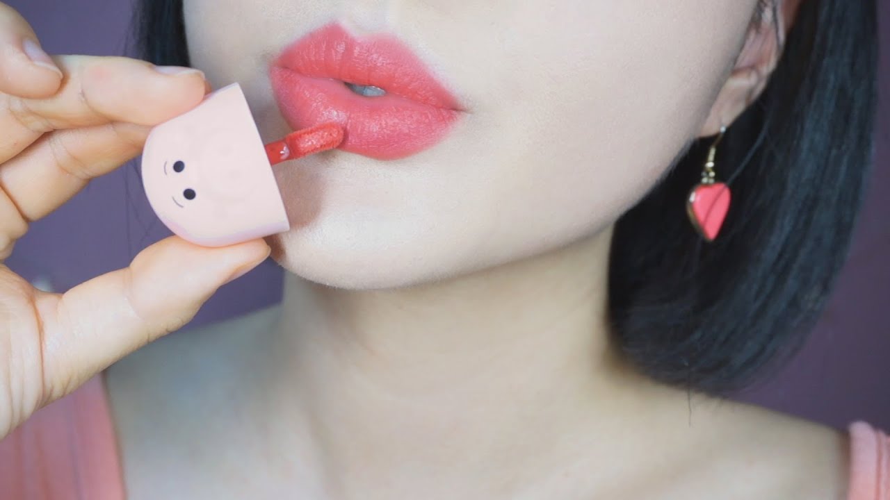 ASMR Applying Lipgloss👄 Mouth Sounds - YouTube