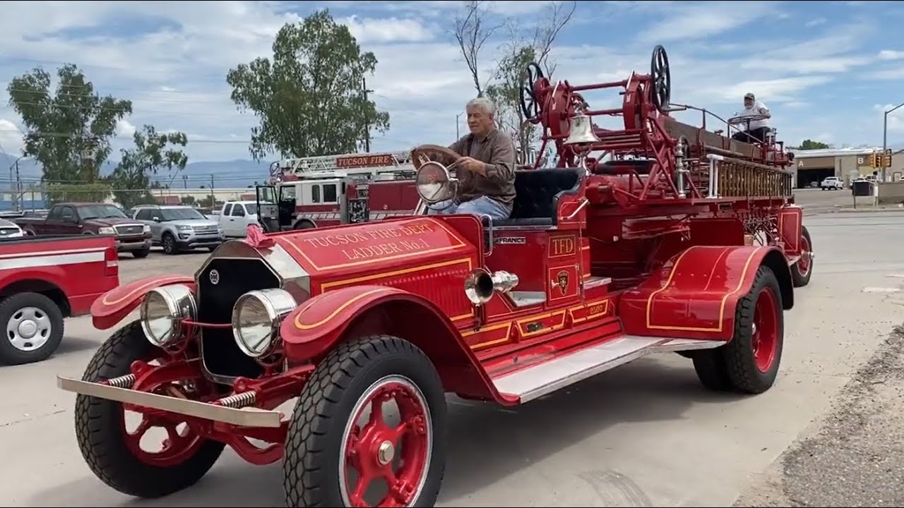 Watch now: Tucson Fire Dept. revs up restored 1923 fire truck - YouTube