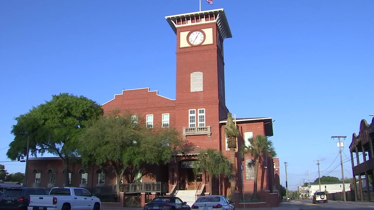 Tour the only cigar factory in Ybor City that still hand-rolls cigars ...