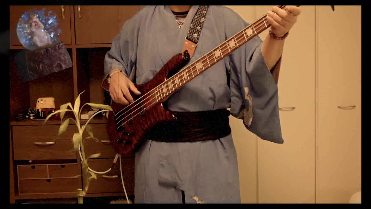 Thundercat - 'Them Changes' 4 Strings Base Cover - YouTube