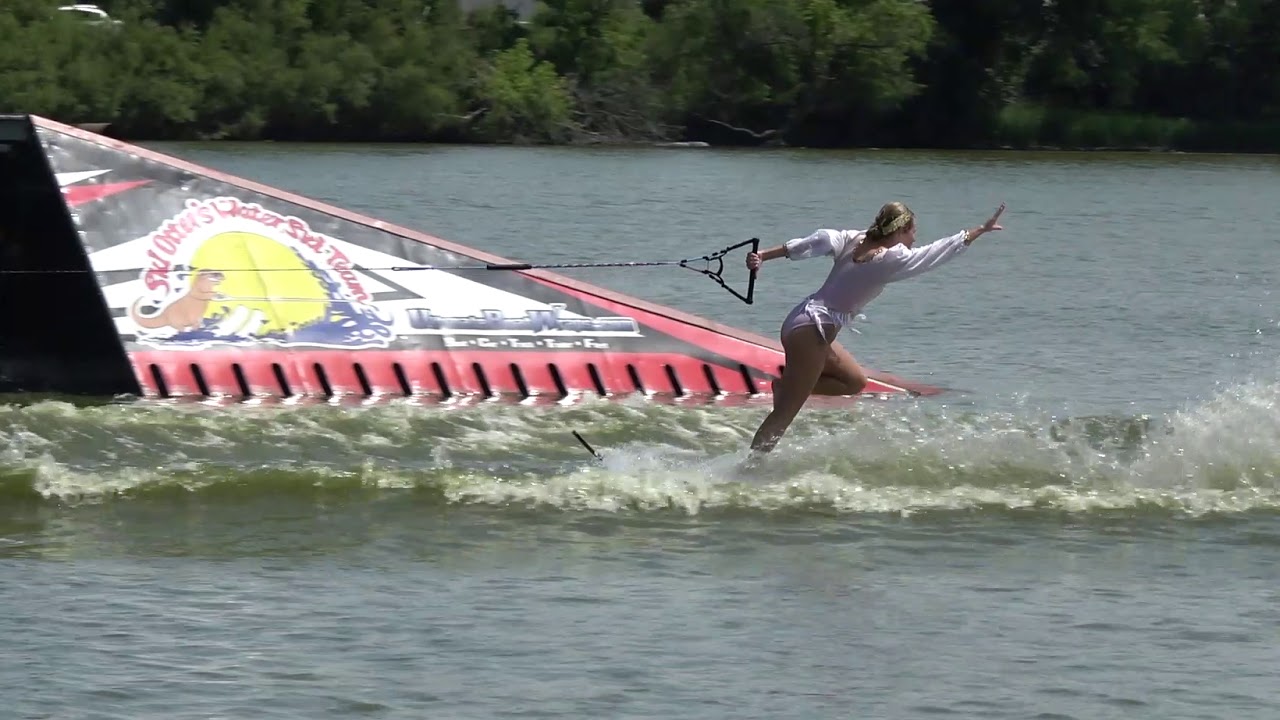 Beth Bruggeman - Flaunt It Swivel Ski Tour - Minnesota 2019 - YouTube