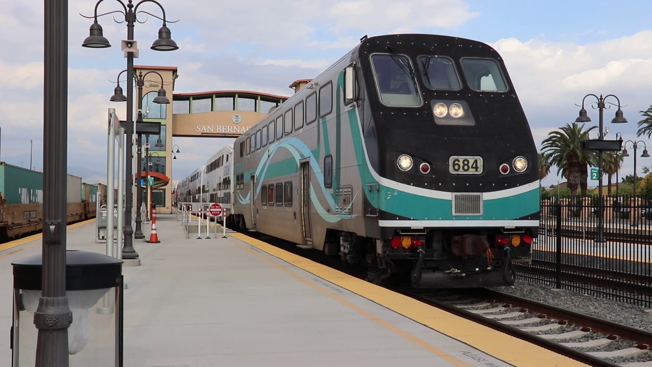 METROLINK 684 BNSFRon D. - YouTube