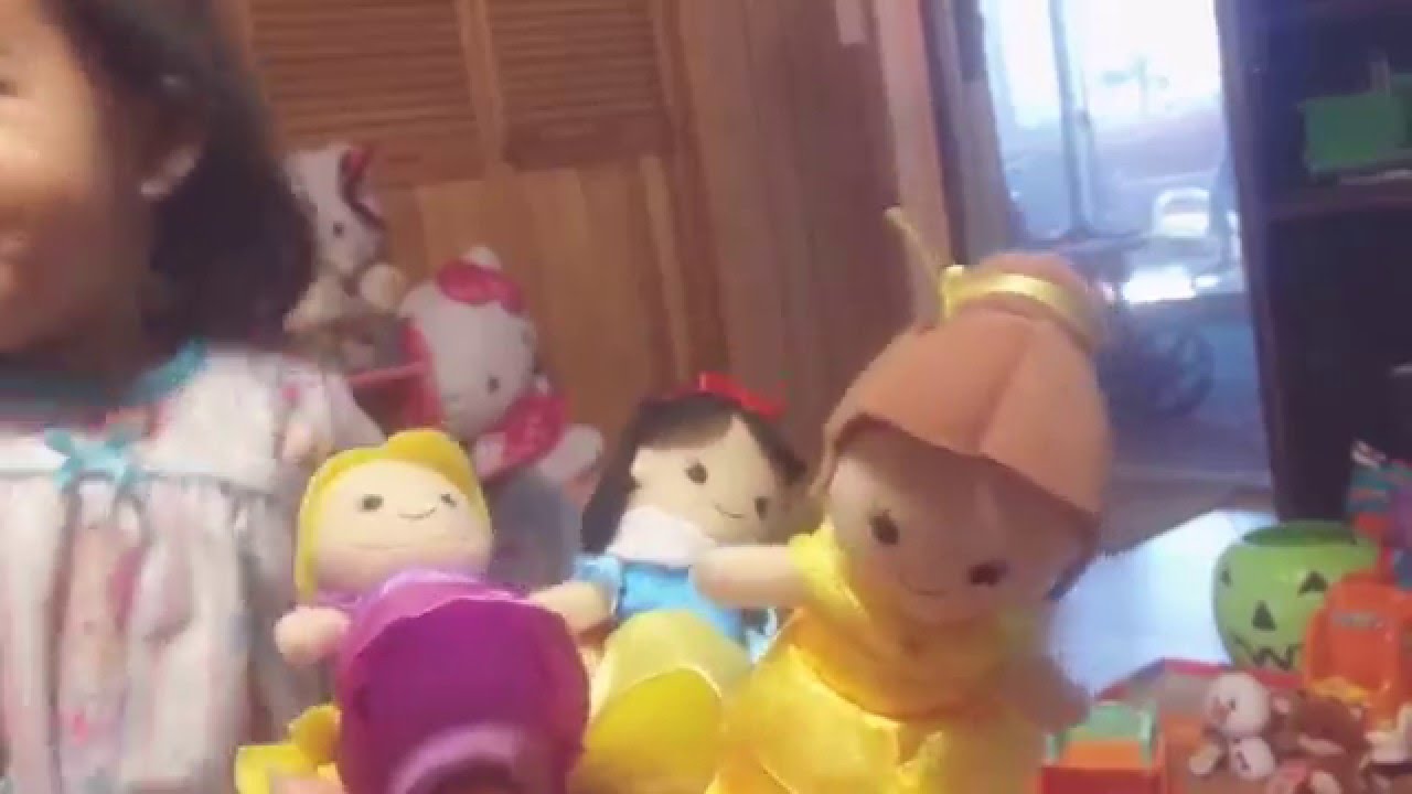 Princess Finger Song w/ Arya - YouTube