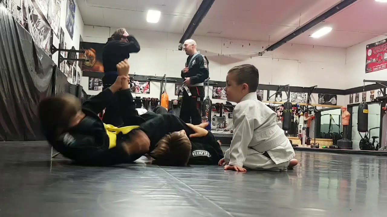 Dec 29/19 Last Sun Morning BJJ before 2020 - YouTube