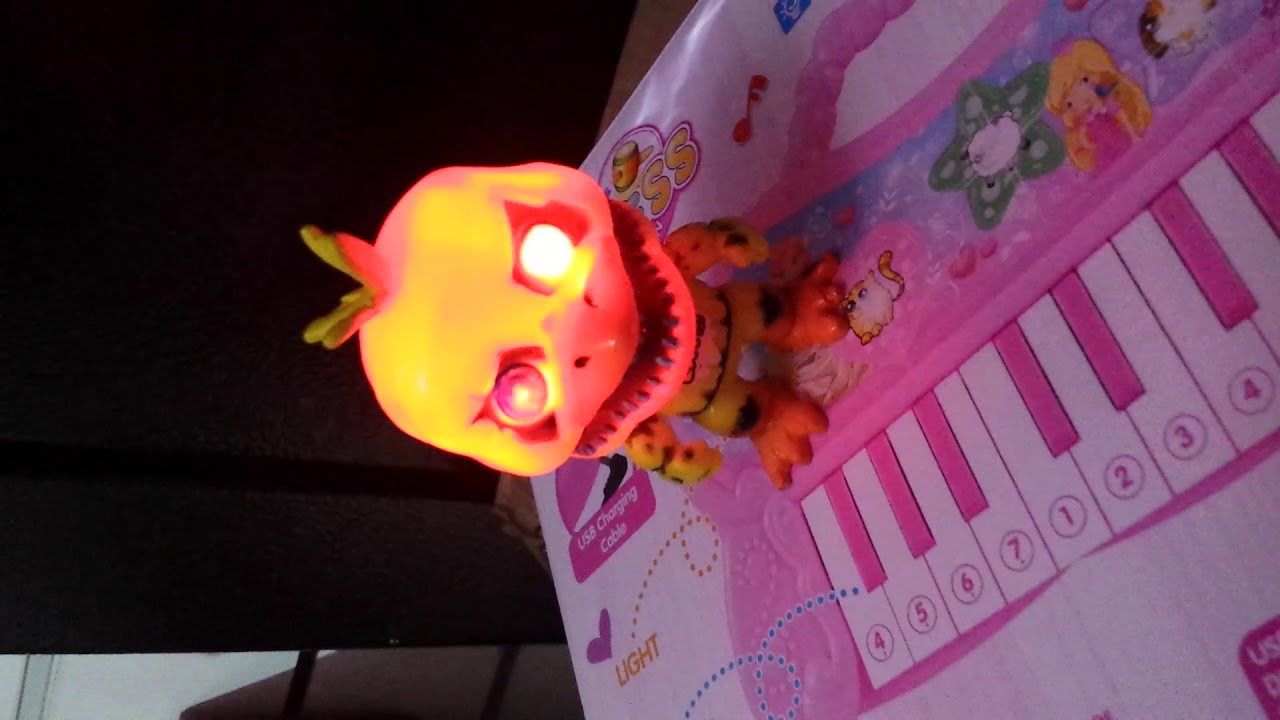 Angry chica - YouTube