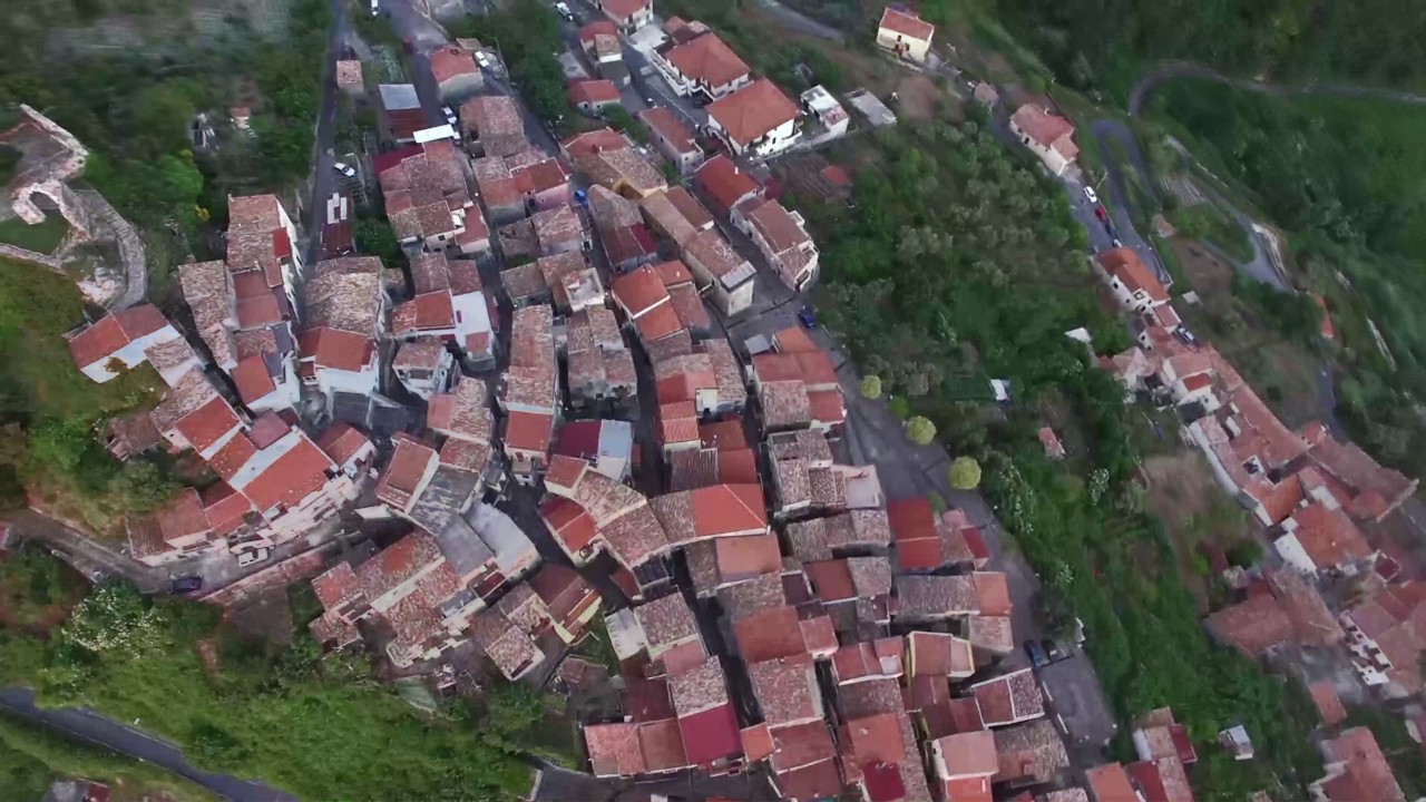 Bonifati "ad un passo dal cielo". - YouTube