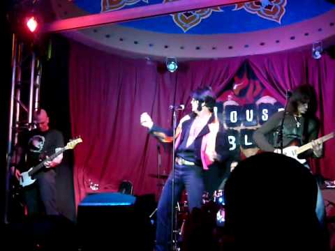 Justin Keogh gets his Elvis on at the House of Blues, Las Ve - YouTube