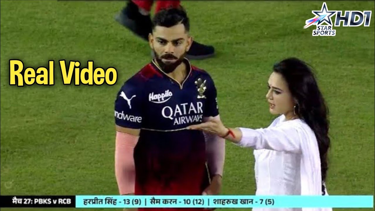 Preity Zinta Heart winning gesture for Virat Kohli in Front of Everyone ...