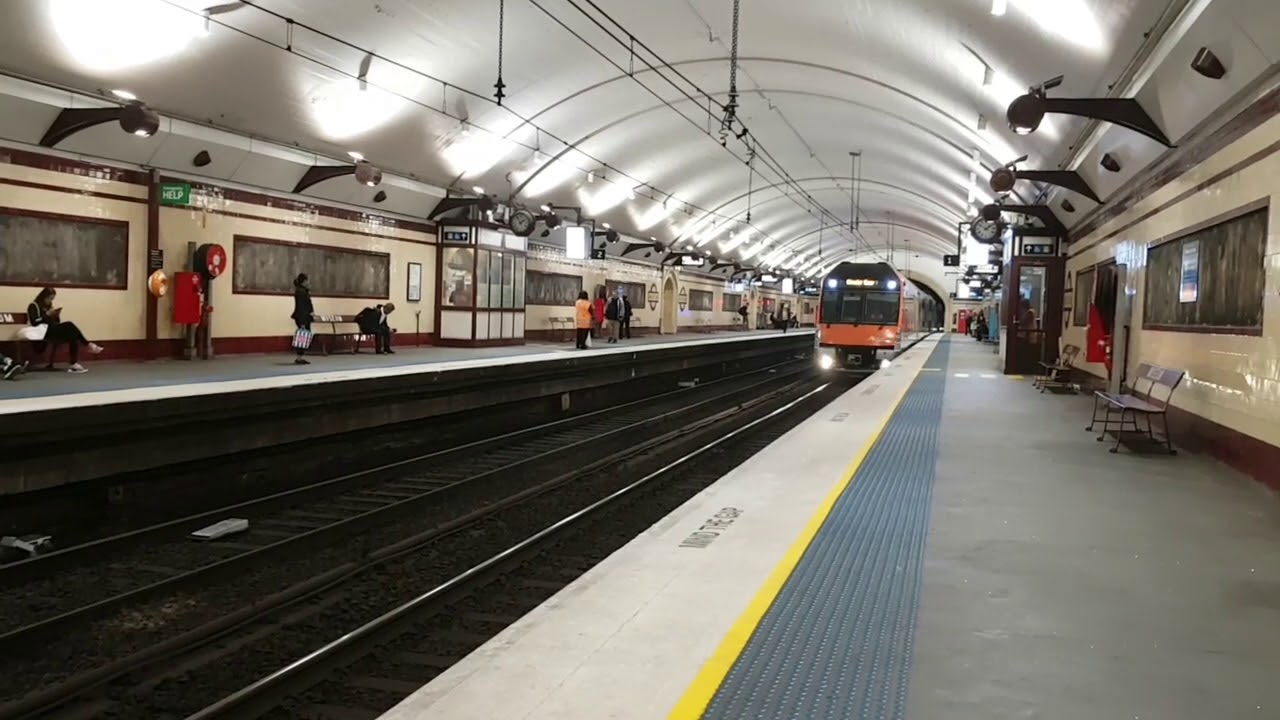 Sydney Trains Waratah Series 2 B Set train arrives at Museum Railway ...