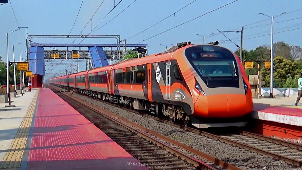 Extended 16 coaches from 8 coaches 22347/Howrah-Patna New Orange Vande ...