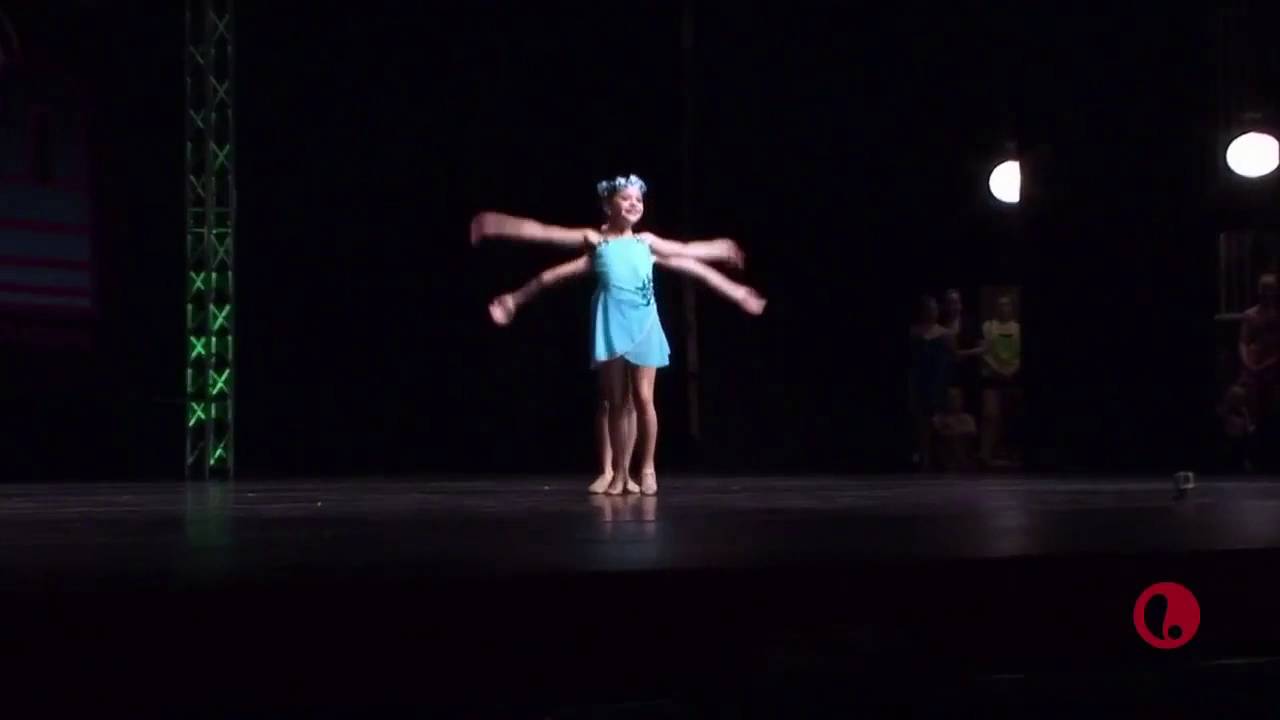 Dance Moms - Maddie And Mackenzie Look Back At Their ONLY Duet Together ...