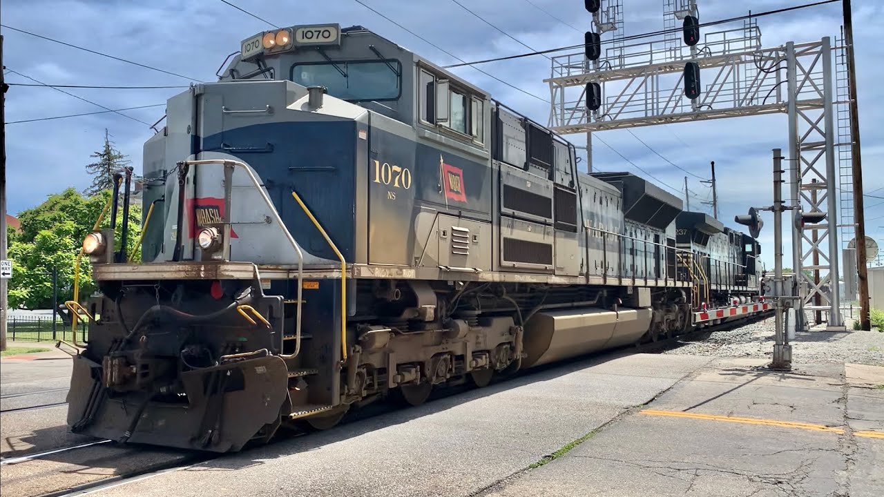 Chasing Train To The Wye, Train Knocks Down Signal, Trains Pass At RR ...