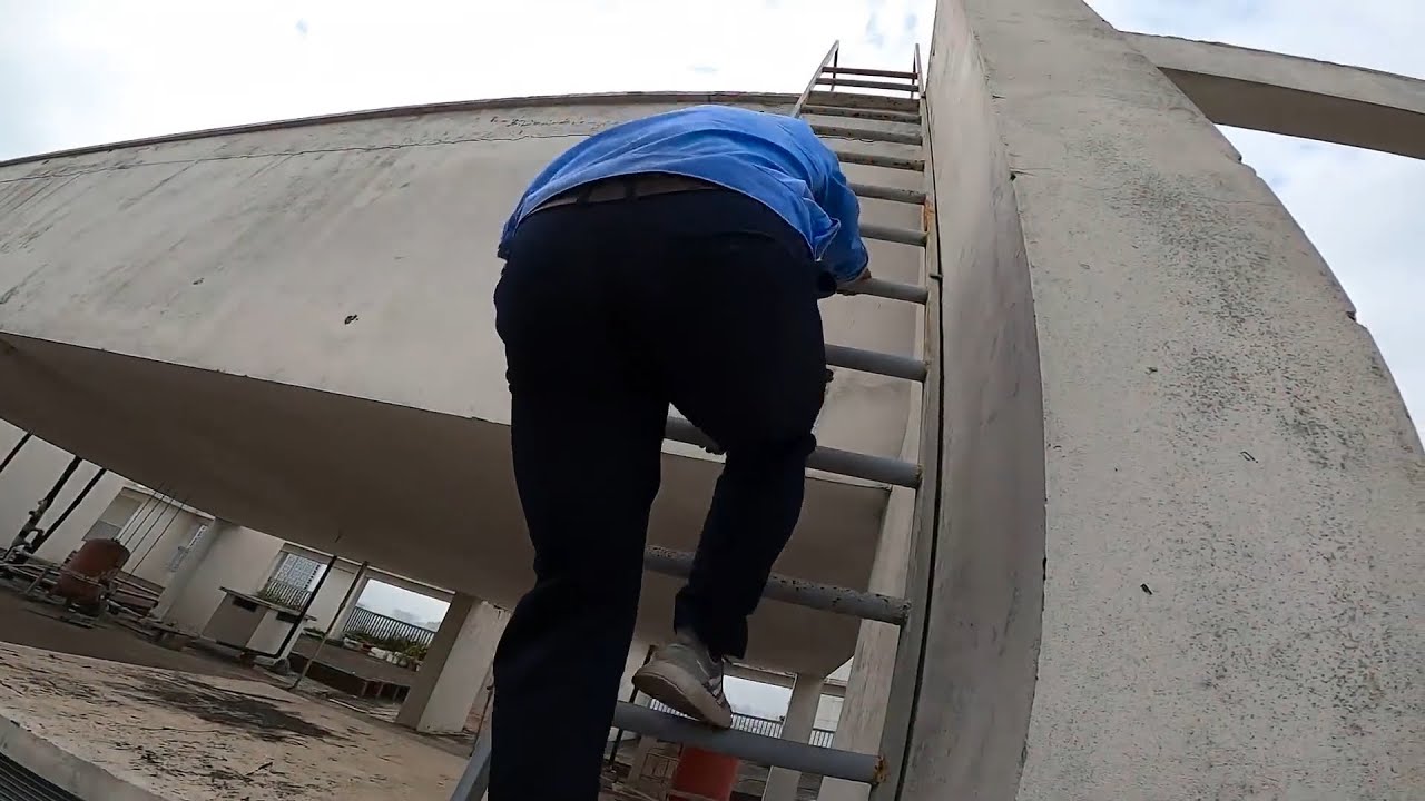 Security guards chase a disrespectful youngster at a stadium. - YouTube