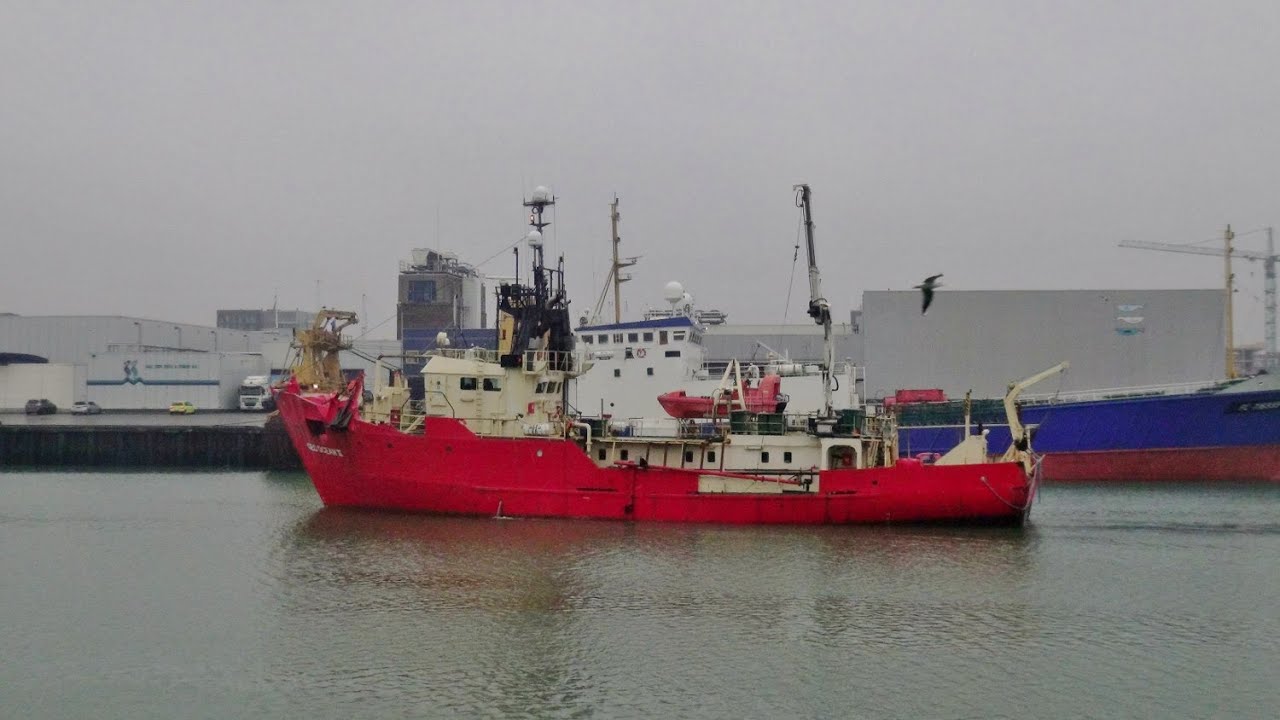 GEO OCEAN II Aankomst te scheveningen 18-2-2016 - YouTube