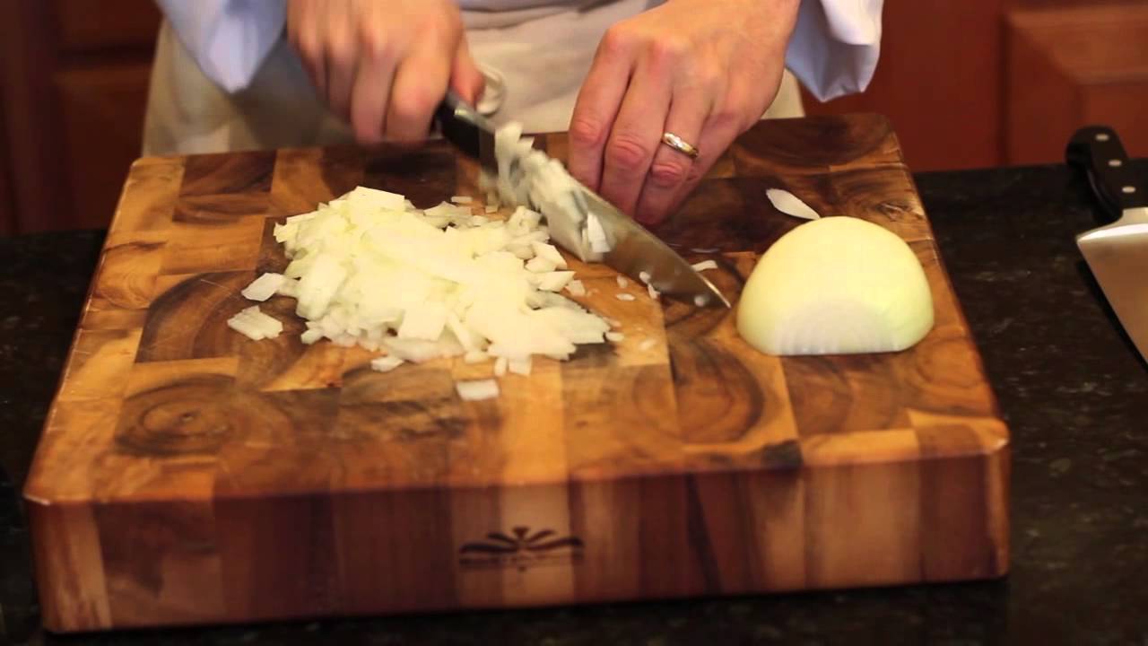 Kitchen basics - mincing and chopping onions - YouTube