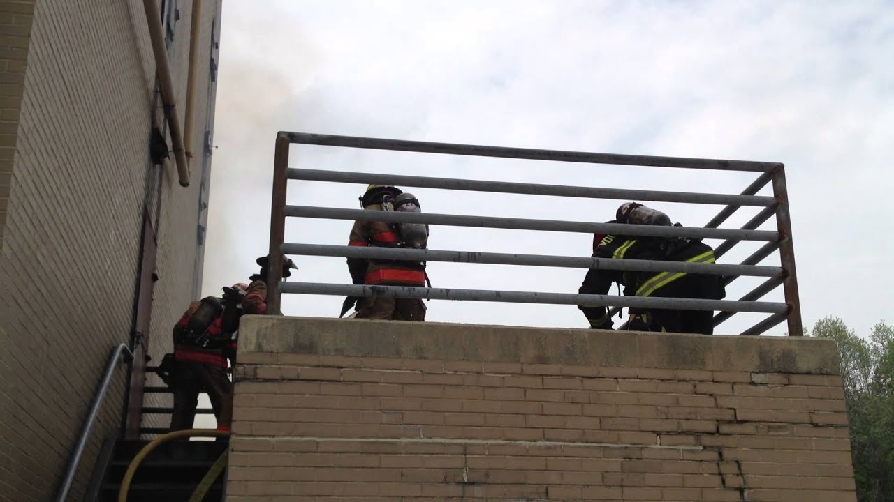 Volunteers attend training burn at MFRI - YouTube