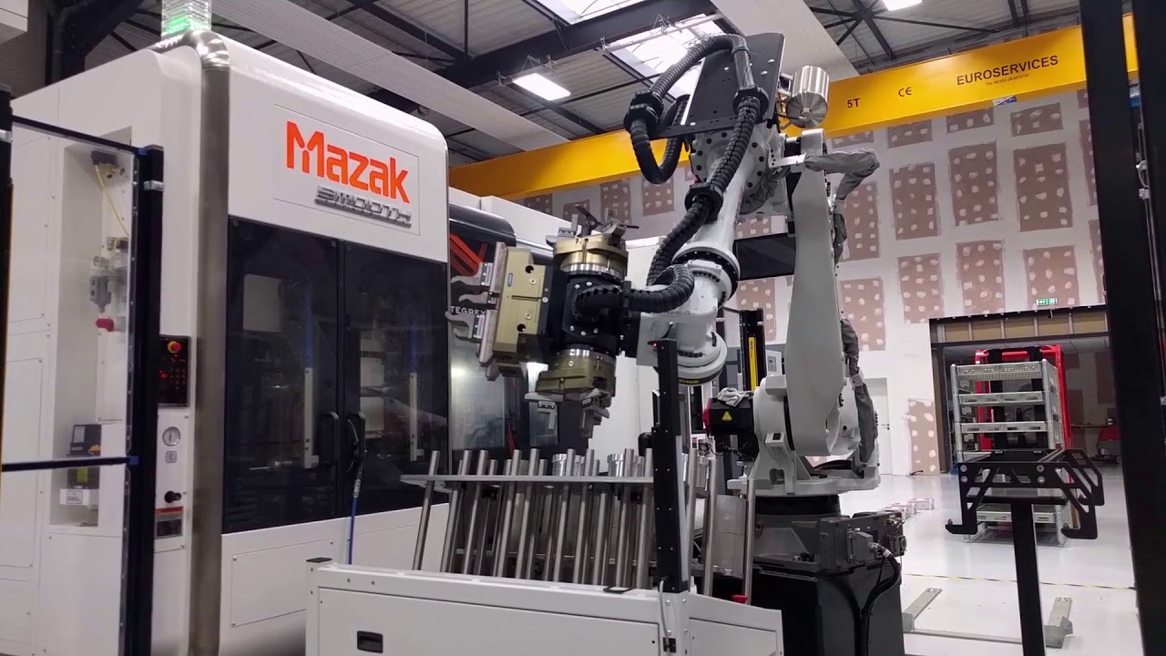 Chargement/déchargement MAZAK INTEGREX Robojob - YouTube