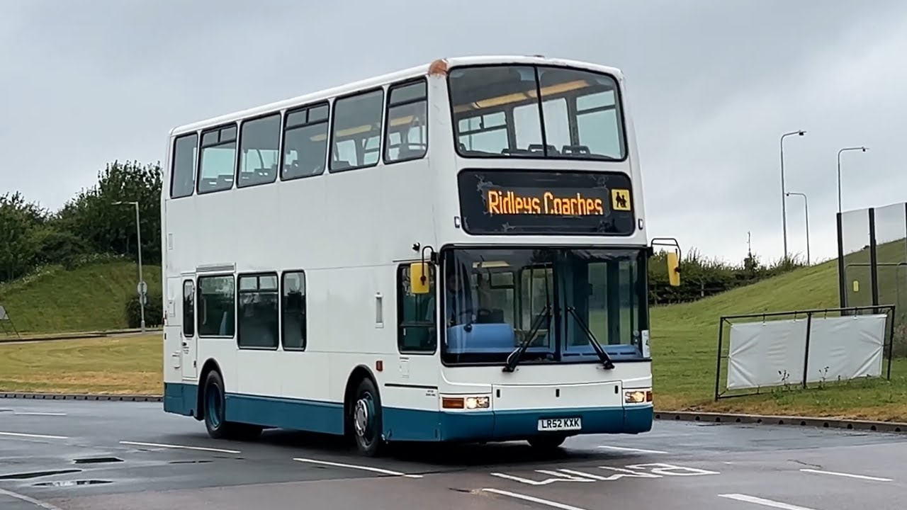 Ridleys Coaches LR52 KXK - Gaydon Busfest Shuttle - YouTube