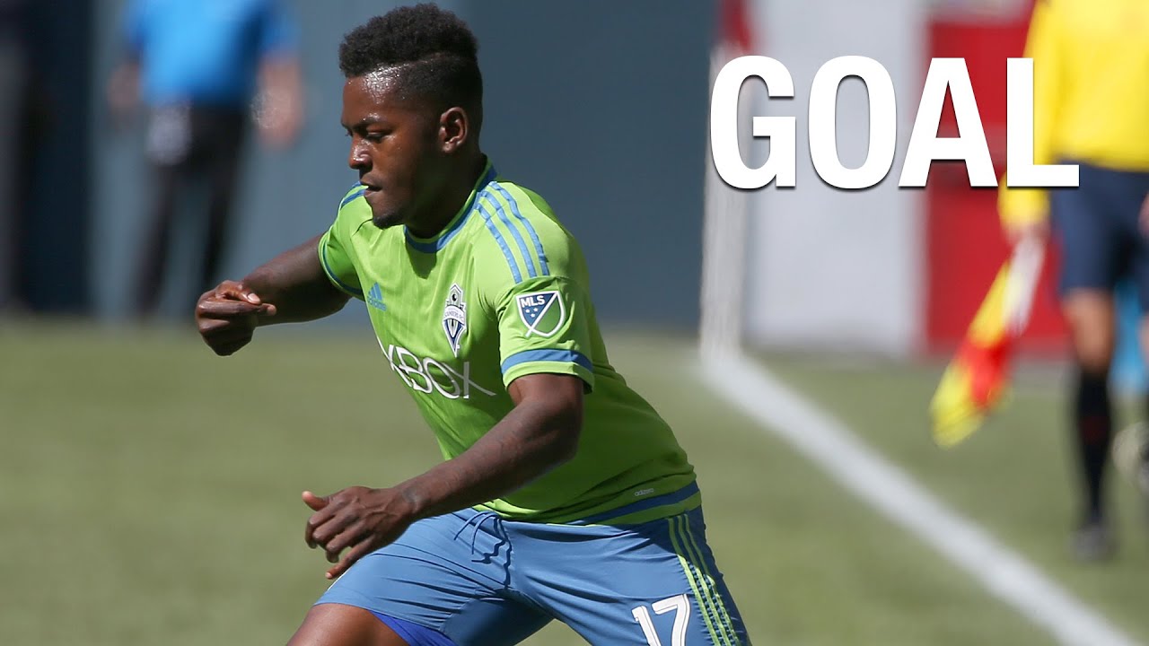 GOAL: Darwin Jones smashes a shot off the crossbar and in - YouTube