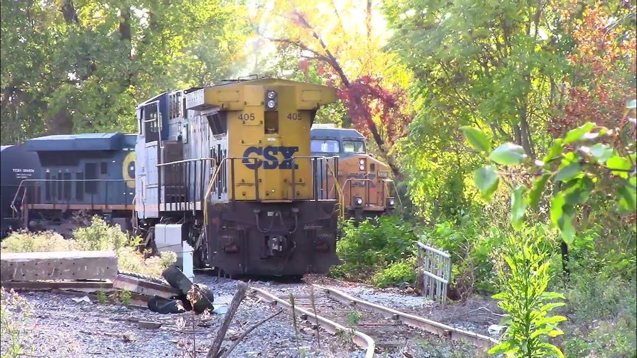 Y201 (CSX 5201) and CSX 405 (YN2 Paint) in the CSX Yard in Lafayette, Indiana - YouTube