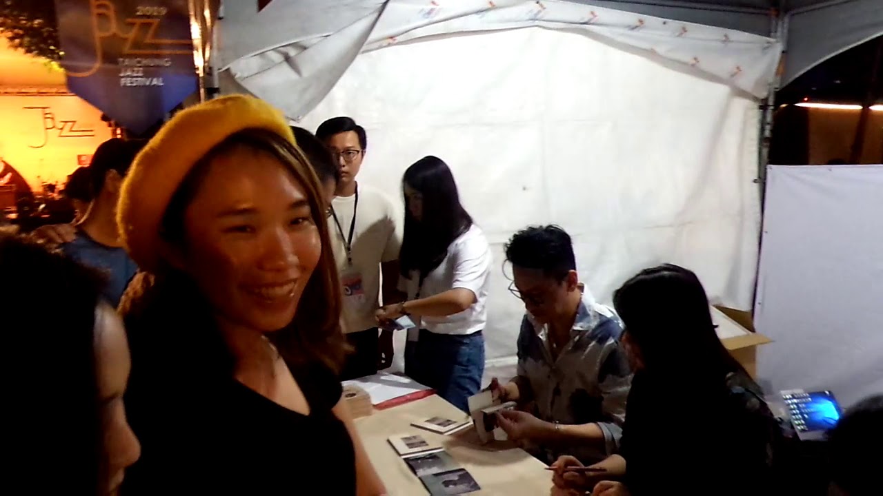 [花絮]Ruby Pan潘子爵融合爵士樂團2019-10-16臺中爵士音樂節D6草悟道小舞臺 - YouTube