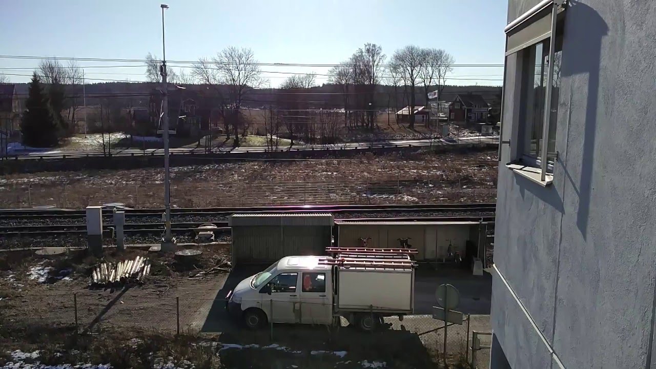 SJ Rc1 1007 i Hallsberg - YouTube