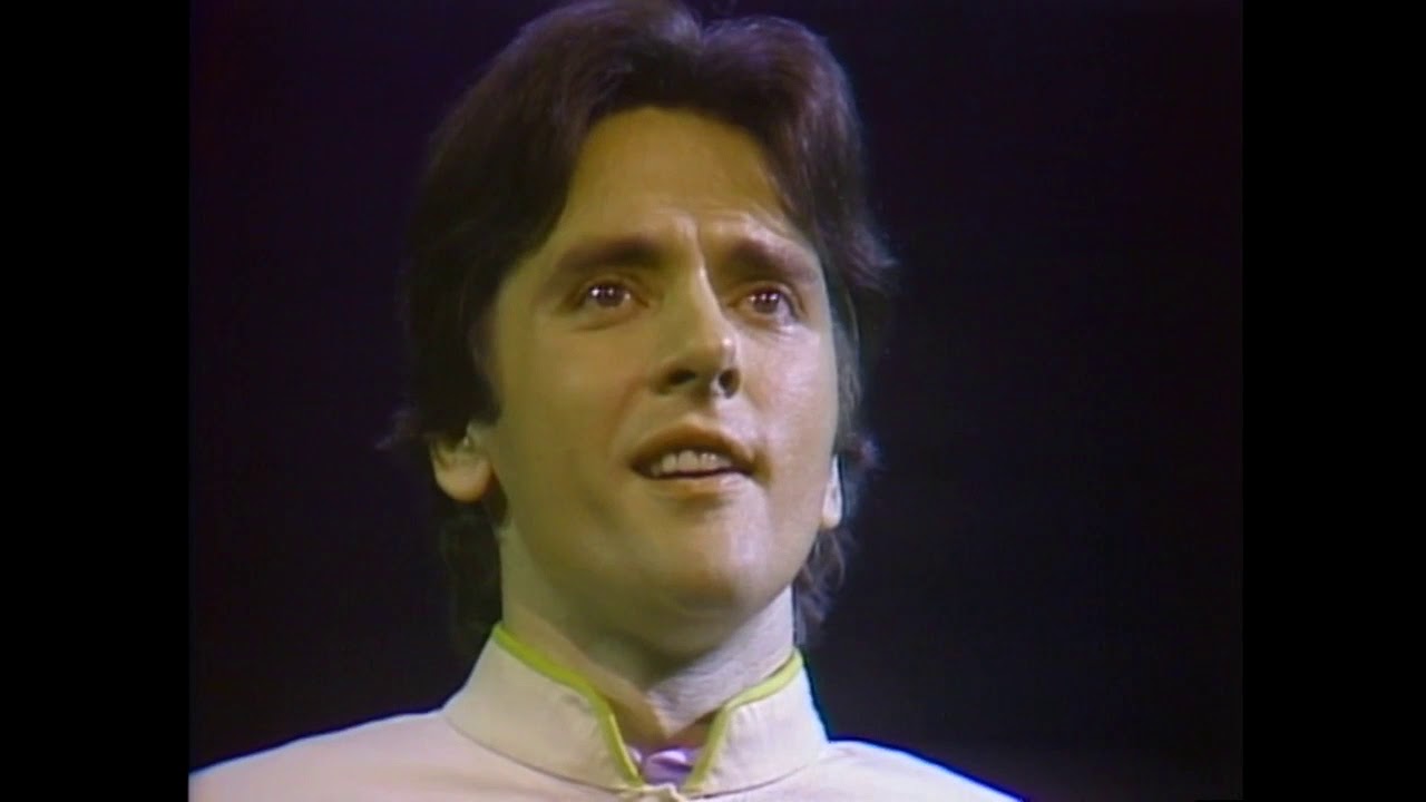Leonard Bernstein's "Mass" - Kennedy Center 1981 - YouTube