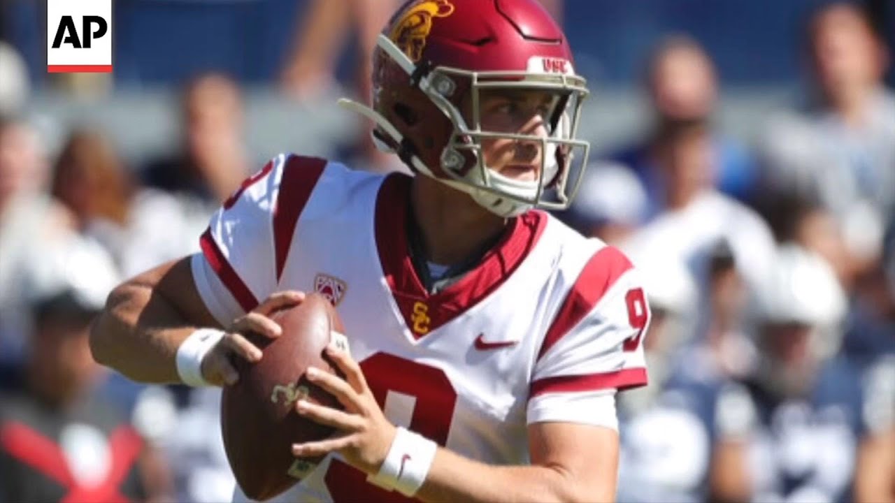 USC QB supporting coach - YouTube