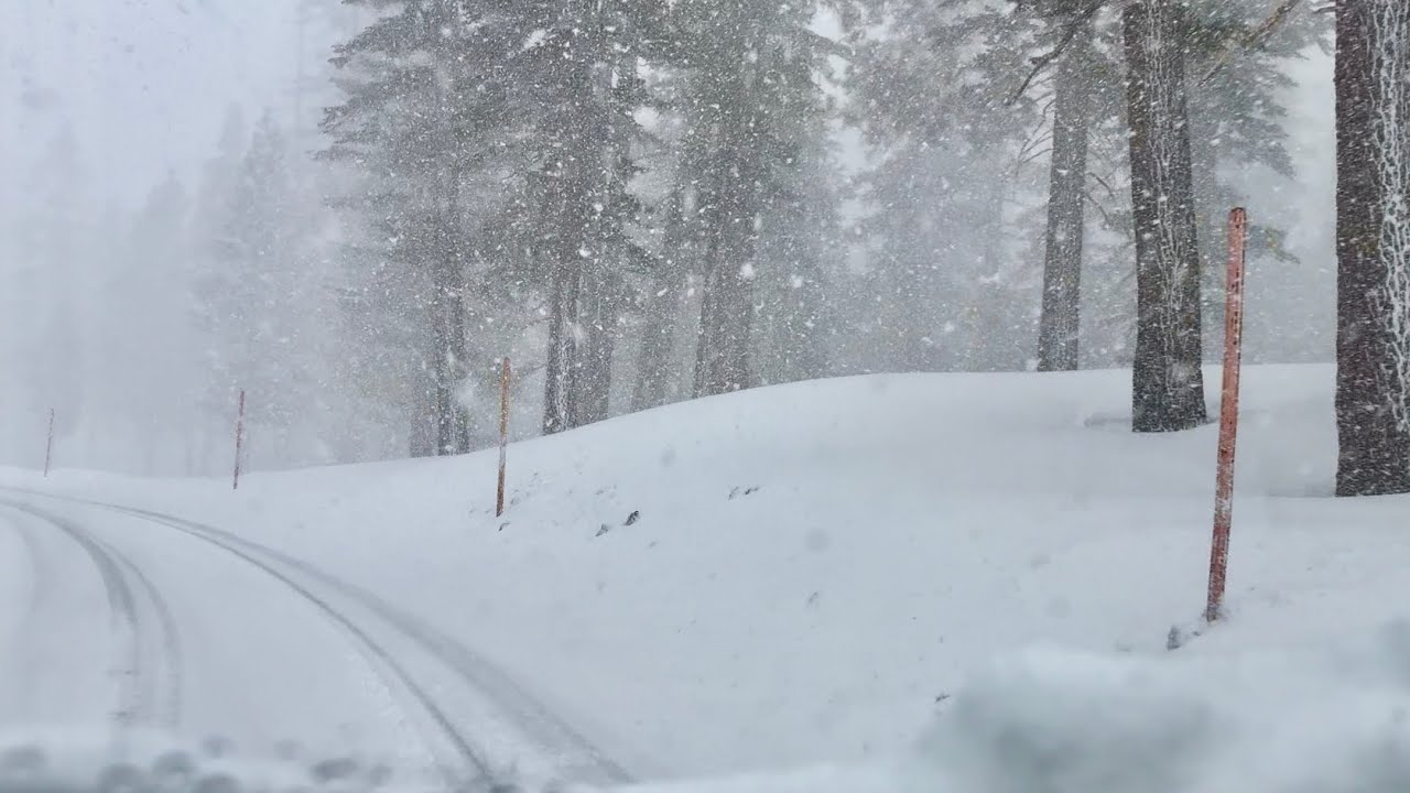 Driving Mammoth Scenic Loop in a blizzard with snow mode on my Jeep ...