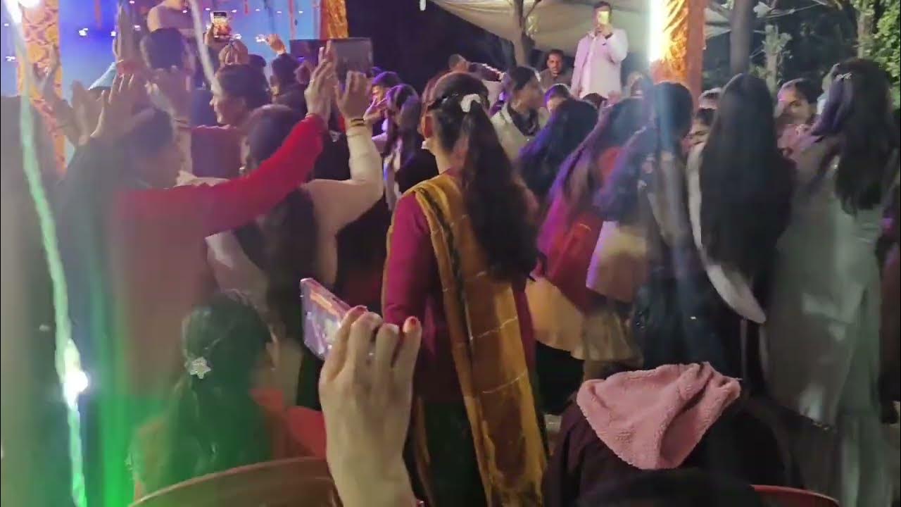 Garhwali Wedding Dance Part 1🥰Dipi Wedding Village aampata - YouTube
