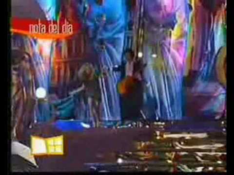 Llaman a Paulina Rubio güera pendeja