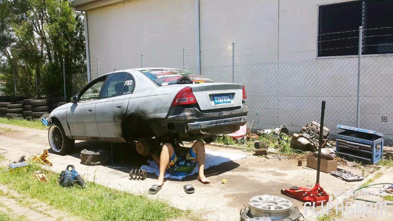 TYAFRYA v6 vy commodore burnout car flipagram video - YouTube
