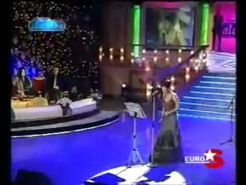 her mevsim içimden gelir geçersin ebru gündeş