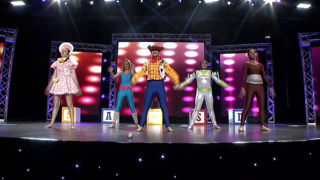 SASD Fury Toy Story Showstopper 2016 - YouTube