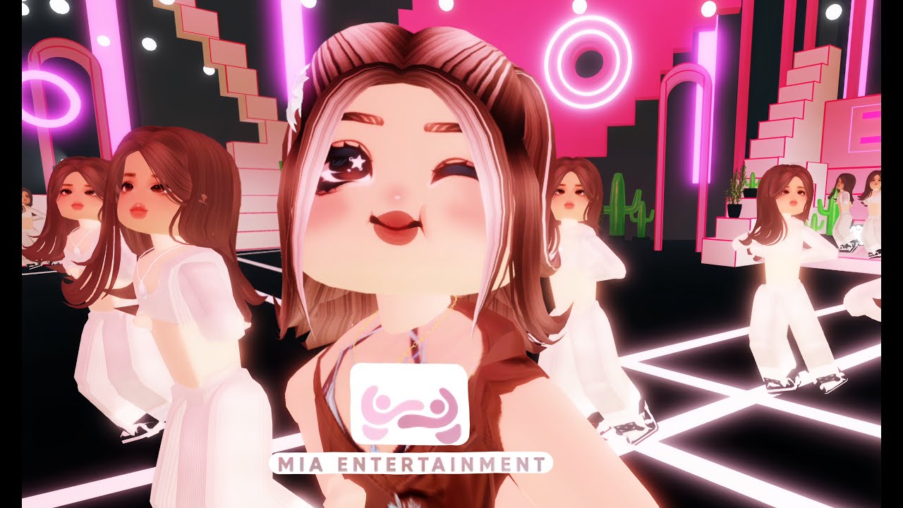 Pre Debut Live Stage Performance | Perfect Night | Crystal | RO5EY ...