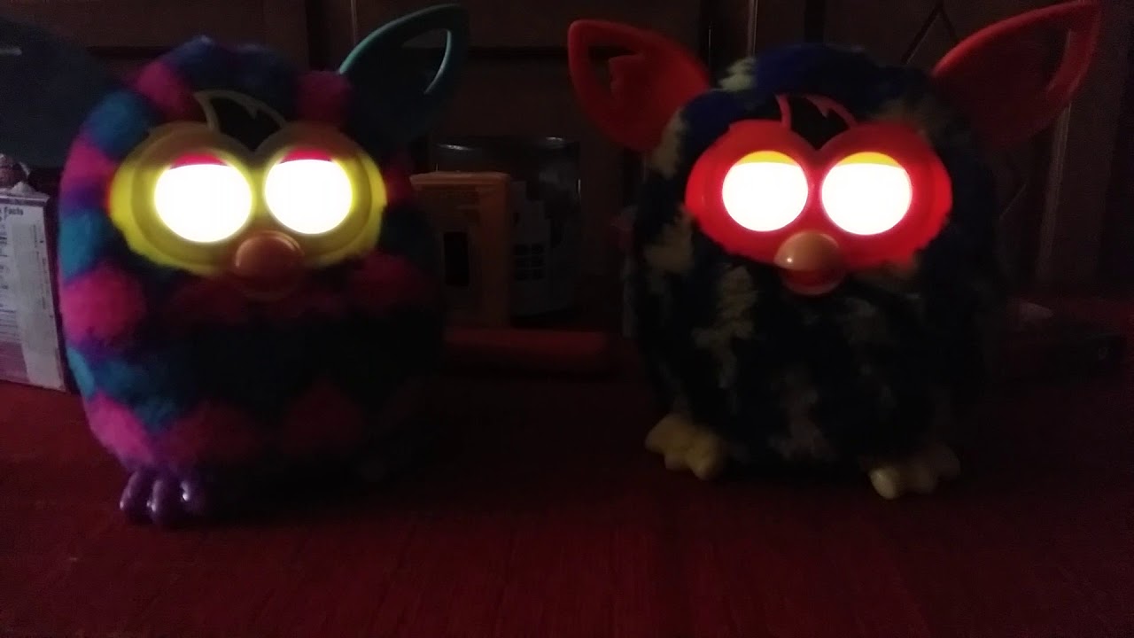2 talking furby's and singing 😂 - YouTube