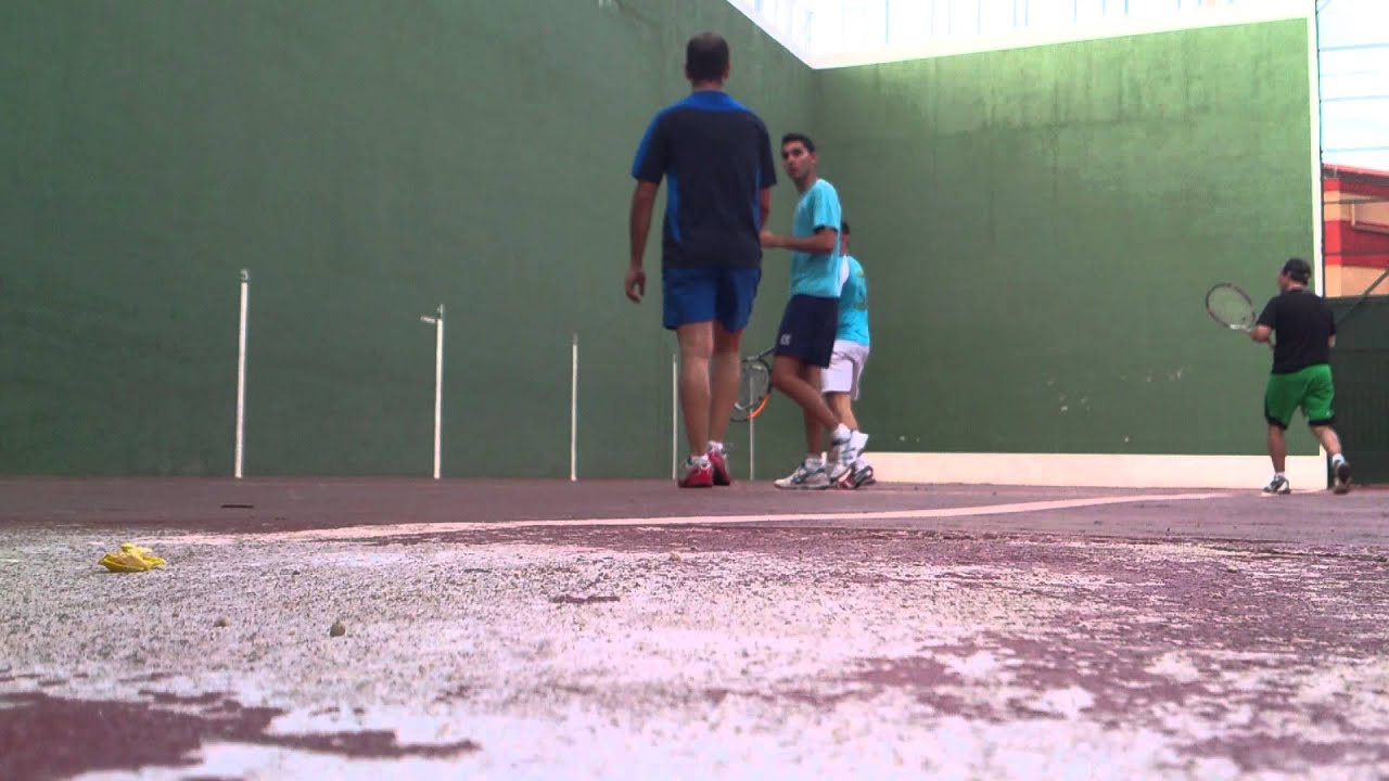 Frontenis entrenamiento bola penn - YouTube