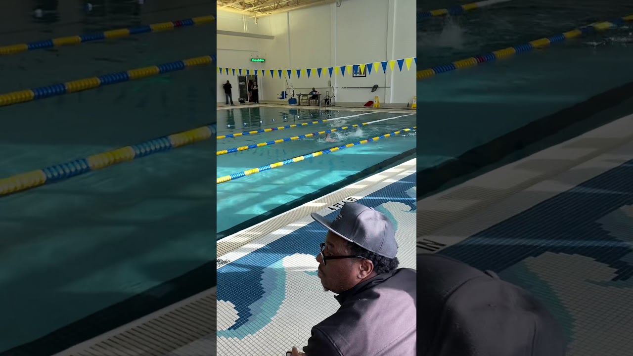 Ojore setting new record for 25 freestyle with Dalero Berkeley - YouTube