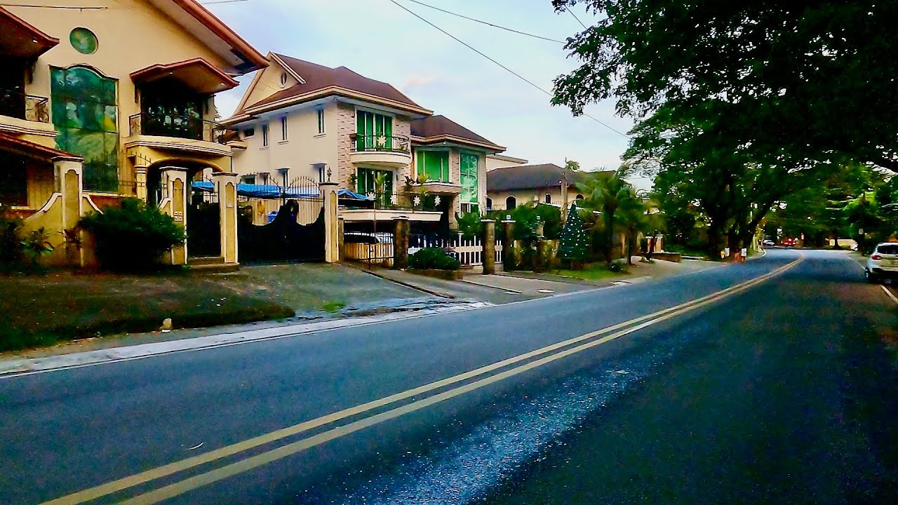 Step Inside the Shocking Difference Between Rich and Poor Neighborhoods ...