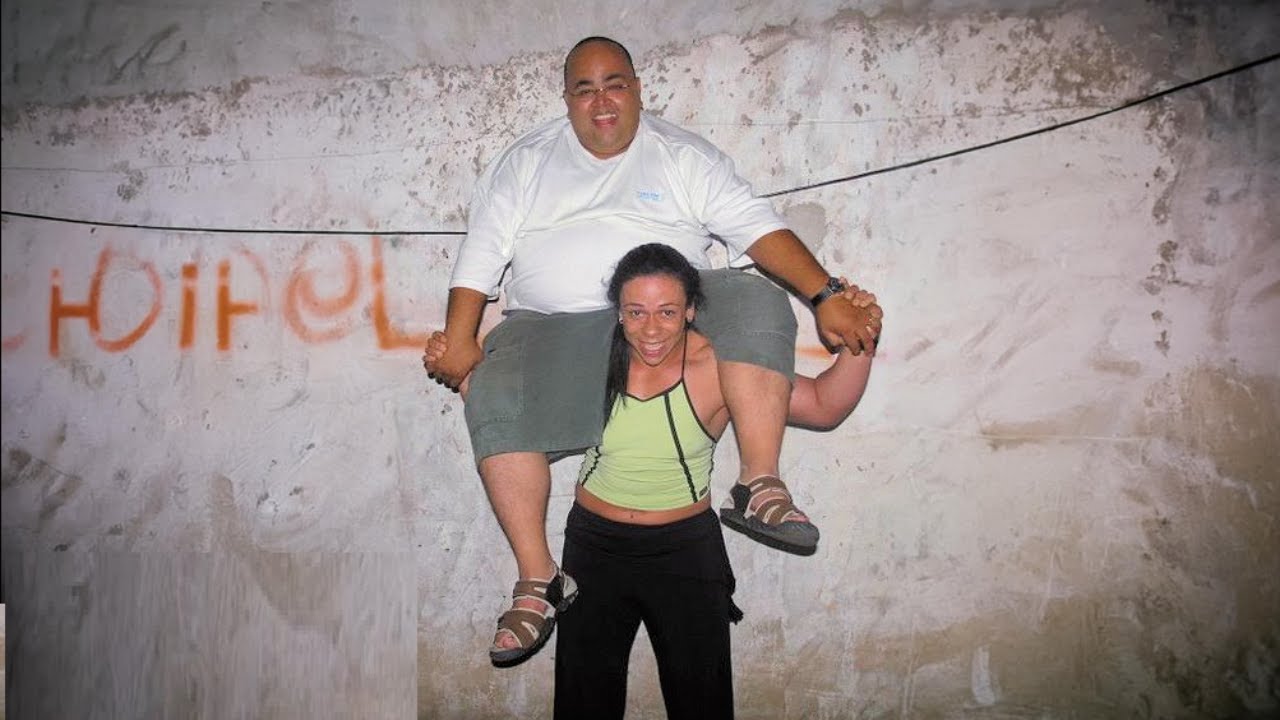 WOMAN LIFT CARRY MAN 2024 | FIT WOMAN LIFT CARRY FAT MAN - YouTube