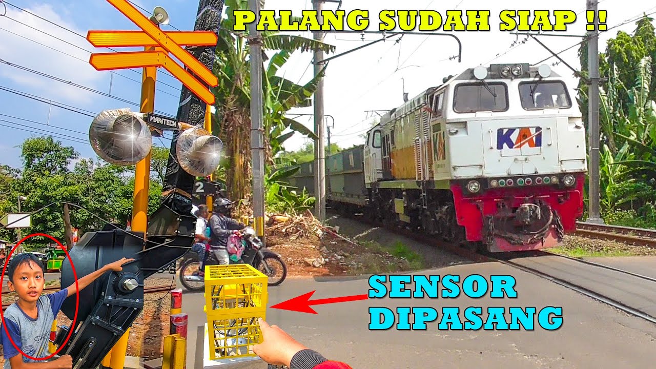 AKHIRNYA !! Dua Palang Kereta Api Baru JPL 58A Selesai Dipasang Juga ...