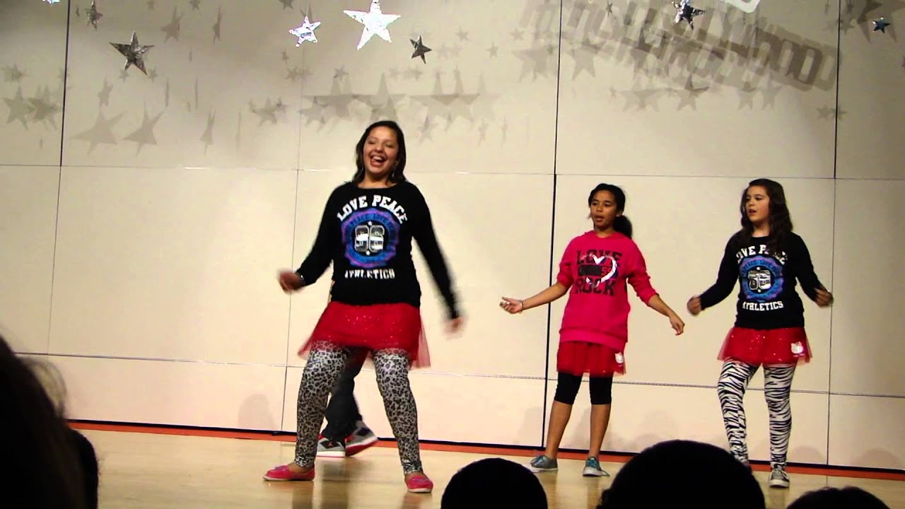 Andrews Fun Follies 2013 - wobble - YouTube