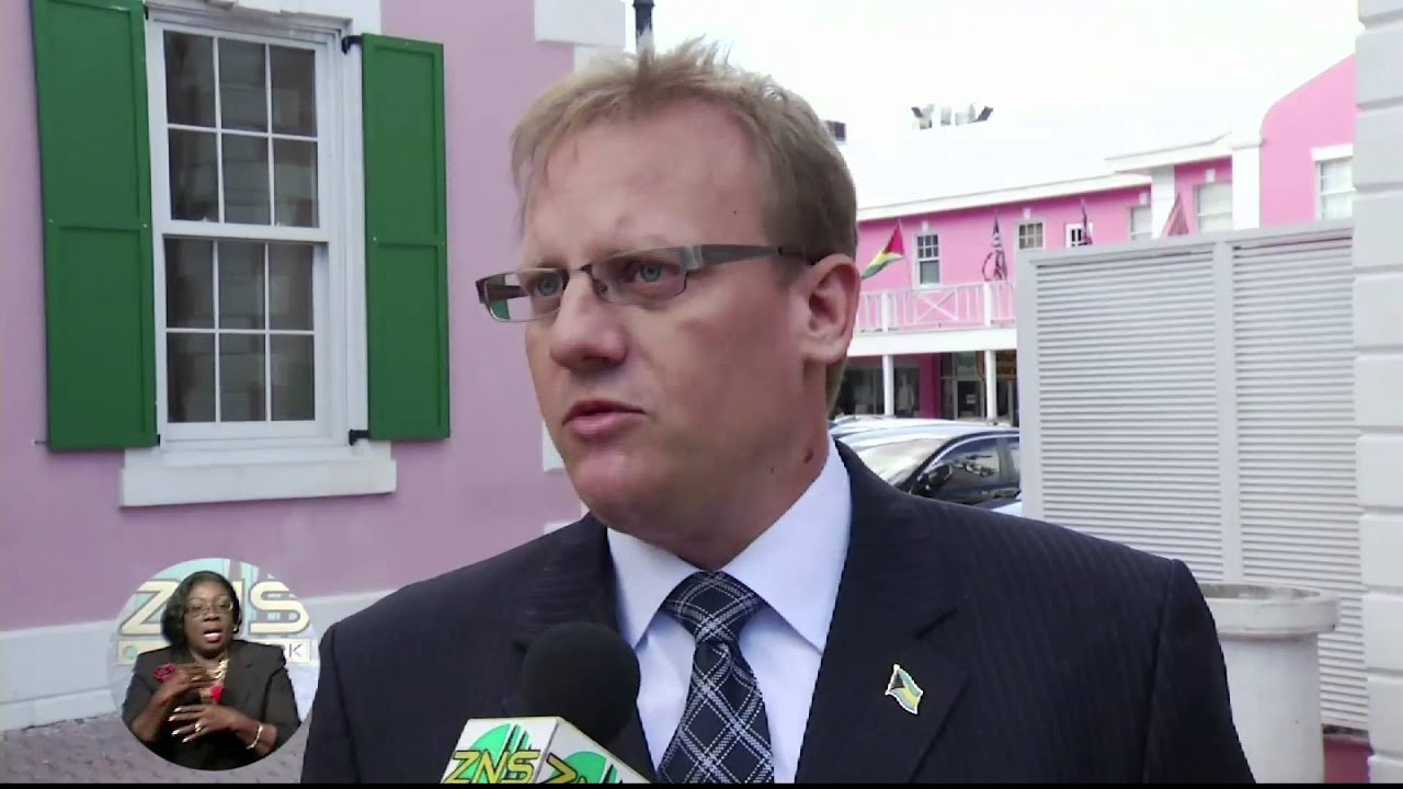 Ryan Pinder Resigns From Cabinet - YouTube