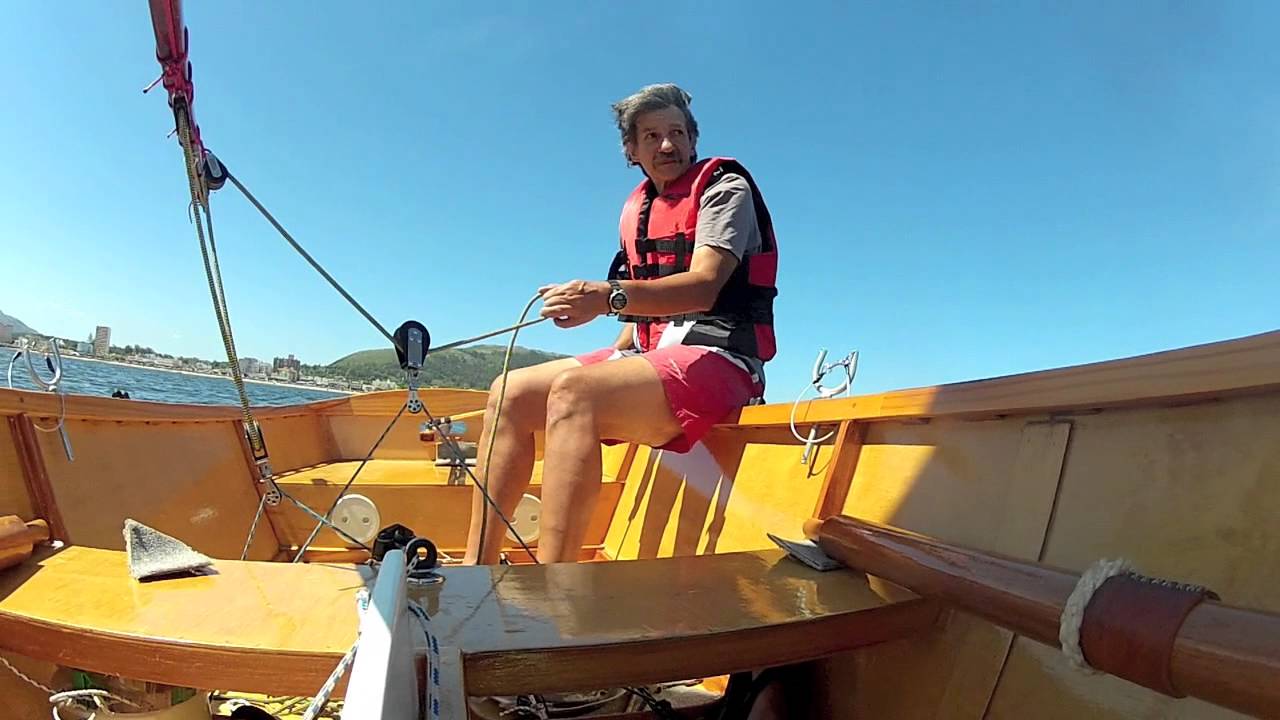 Sailing Goat Island Skiff "Mojiiito" in Piriápolis - 1 - YouTube