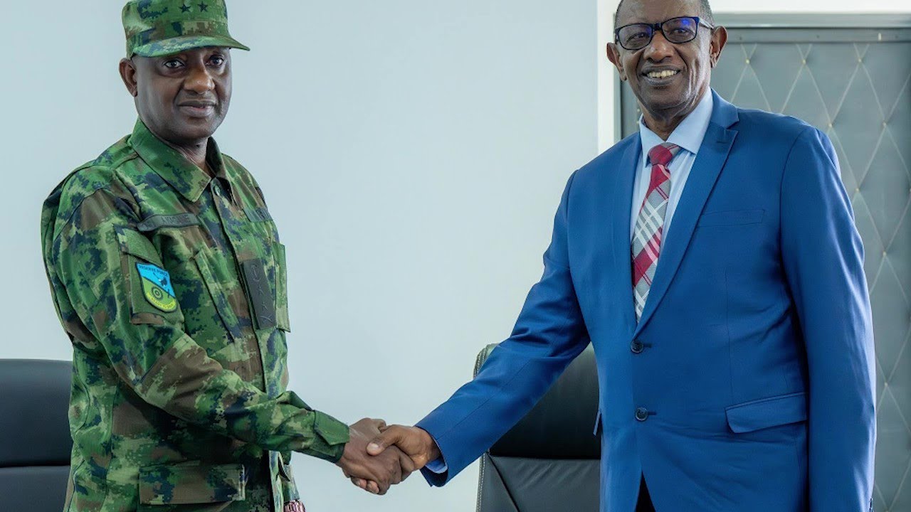 Oliver Le Rwanda: MAJOR GENERAL FRANK MUGAMBAGE YAHEREREKANIJE UBUBASHA ...