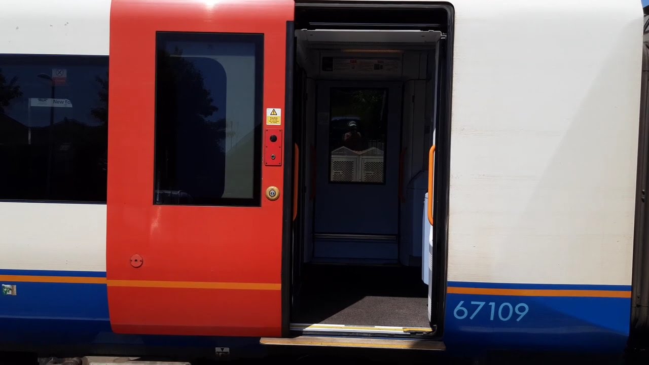 Bonus video: Class 444 doors closing. - YouTube