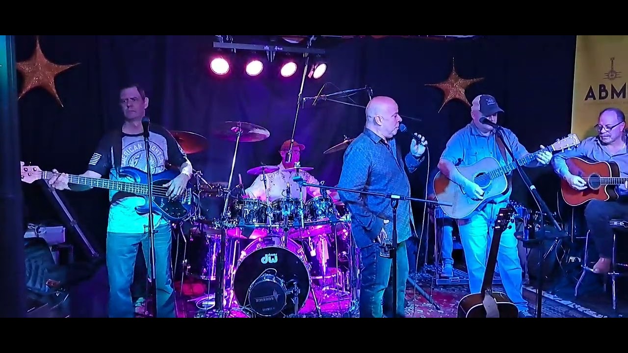 41.(Borrowed Angel) Maurice Belliveau At The Paysan Fri Dec 27th 2024 ...